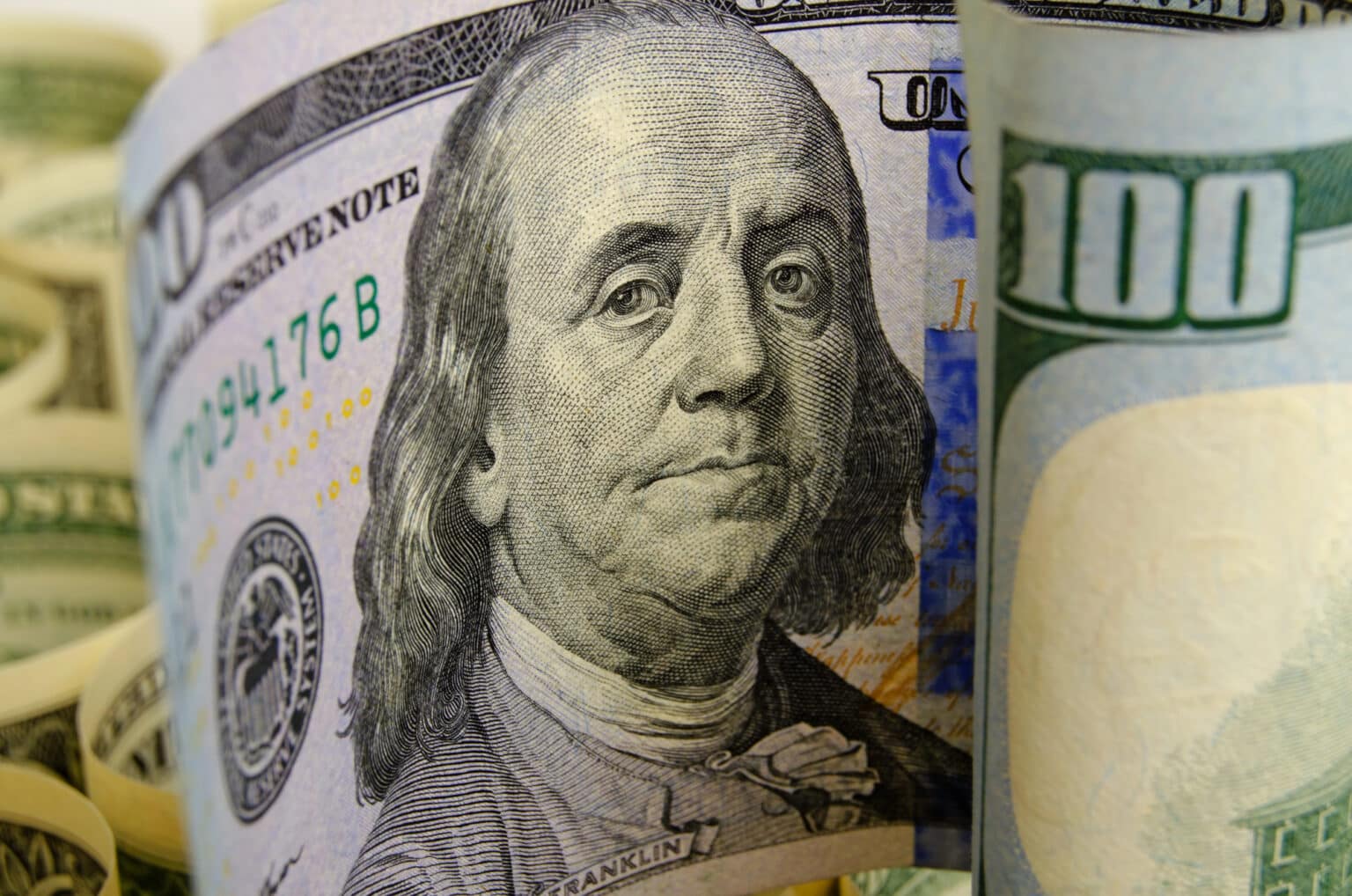 Dollar oshdi: 8-aprel uchun valyutalar kursi e’lon qilindi