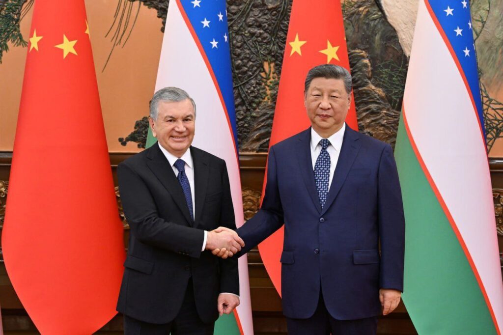 Uzbek President Congratulates China's Xi Jinping on His Birthday